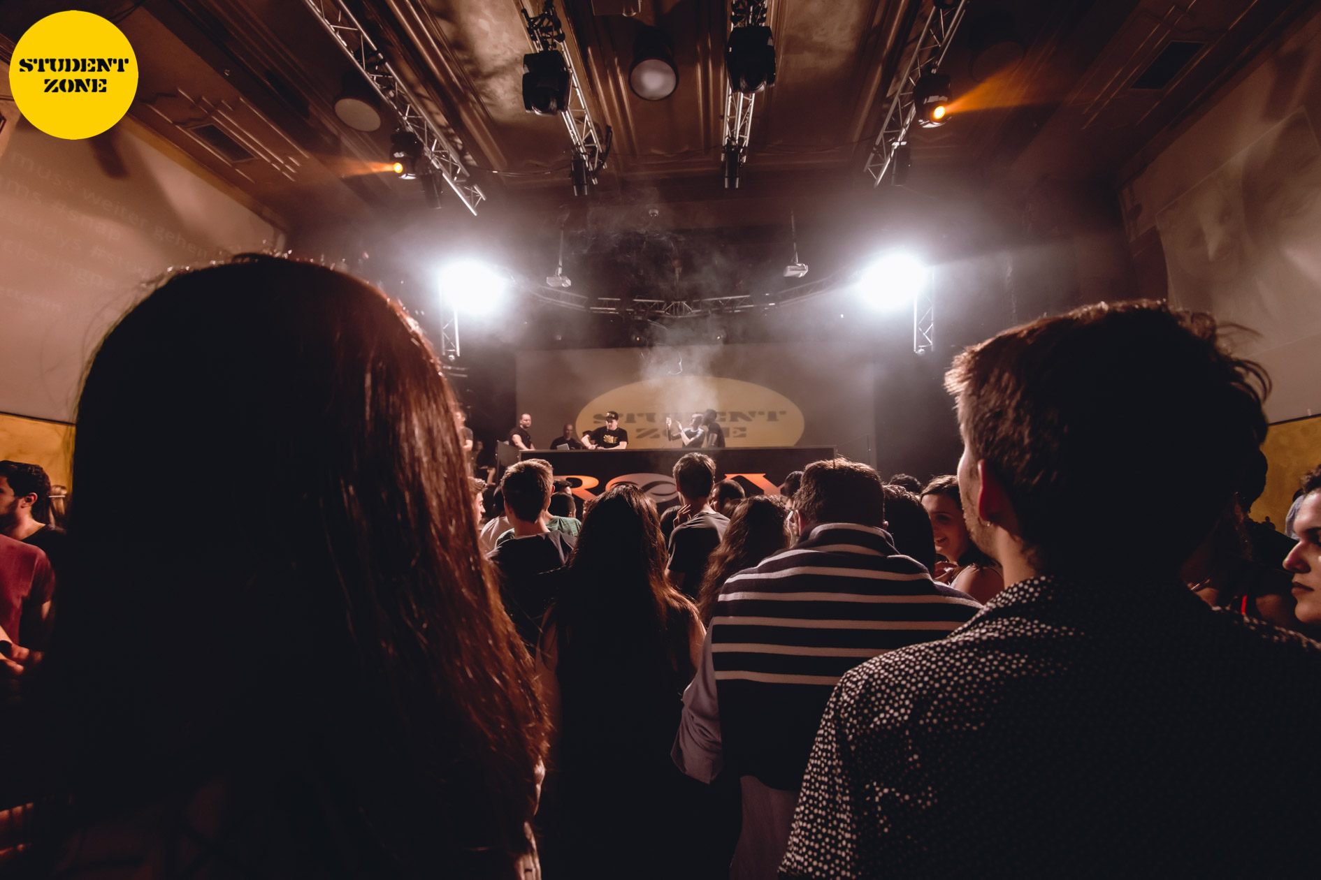 Semester Closing Party :: iStudentZone.cz